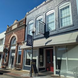 FM EATERY - Updated October 2025 - 144 Photos & 103 Reviews - 217 Main ...