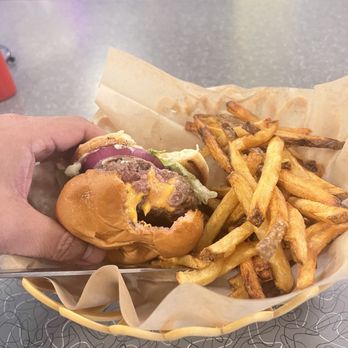 THE BURGER DIVE - Updated July 2025 - 366 Photos & 692 Reviews - 114 N ...