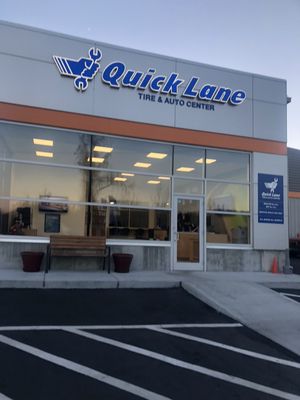 QUICK LANE TIRE & AUTO CENTER - Updated October 2025 - 41 Photos - 12821 State Route 21, De Soto ...