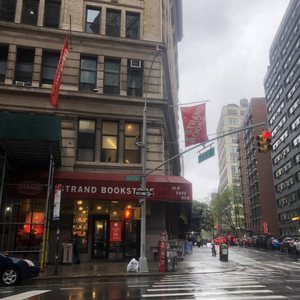 STRAND BOOKSTORE - 877 Photos & 1614 Reviews - Bookstores - 828 ...
