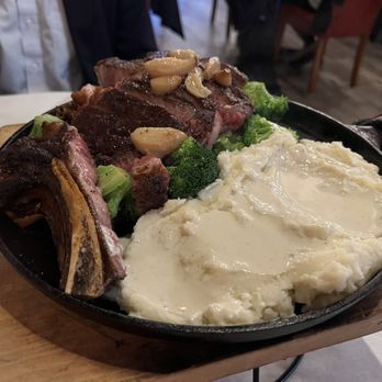 CAST IRON CHEF CHOP HOUSE & OYSTER BAR - Updated April 2025 - 808 ...