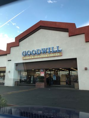 GOODWILL SOUTHERN CALIFORNIA RETAIL STORE & DONATION CENTER - Updated ...