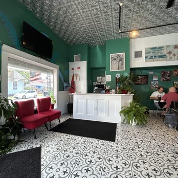 QUEEN TRINI LISA - Updated August 2025 - 178 Photos & 125 Reviews ...