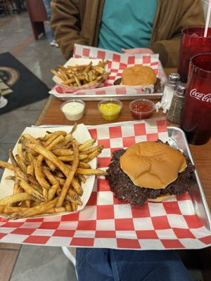 IZZY’S BURGERS AND SHAKES - Updated February 2025 - 13 Reviews - 128 E ...