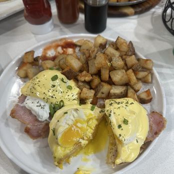 TOAST RESTAURANT - Updated October 2025 - 80 Photos & 73 Reviews - 653 ...