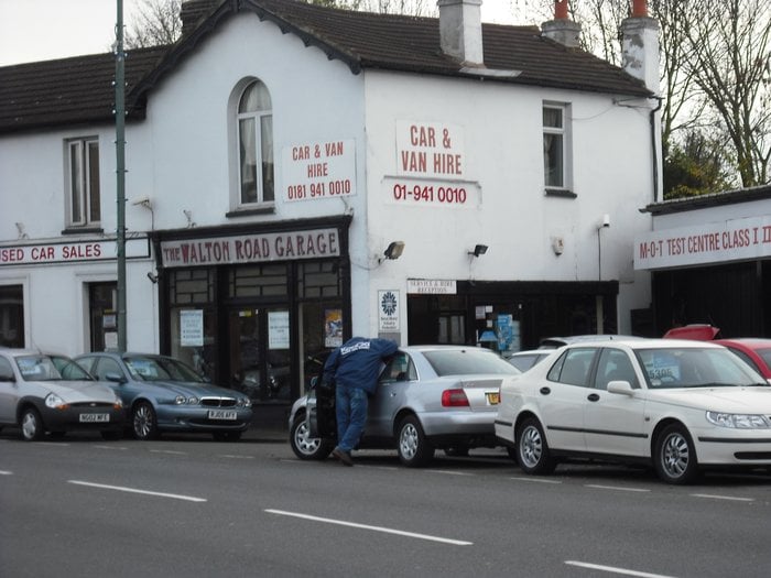 WALTON ROAD GARAGE - Updated June 2025 - 34 Walton Road, East Molesey ...