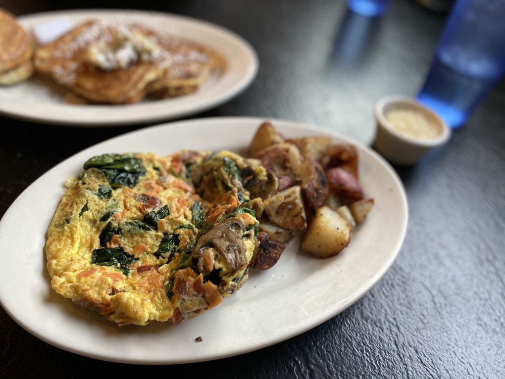 BLUE MOOSE CAFE - Updated January 2025 - 262 Photos & 438 Reviews - 311 ...