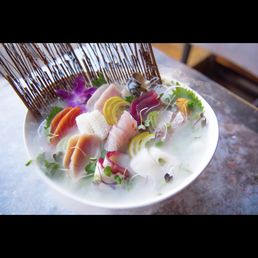 YELLOWTAIL SUSHI BAR AND ASIAN KITCHEN - Updated December 2025 - 344 ...