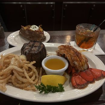 BUTLER INN OF PEWAUKEE - Updated December 2025 - 51 Photos & 142 ...