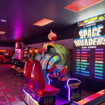 BOWLERO THOUSAND OAKS - Updated December 2025 - 40 Photos & 32 Reviews ...