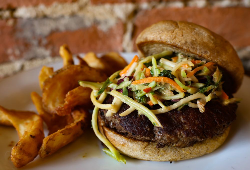 PUB 15 - Updated October 2025 - 17 Reviews - 919 15th St, Bedford ...