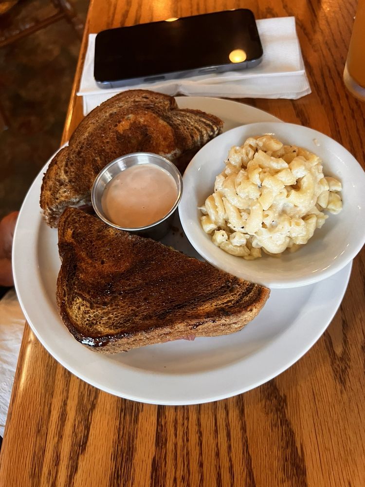 THE LUCKY ROOSTER PUB & EATERY - Updated December 2024 - 52 Photos & 58 ...