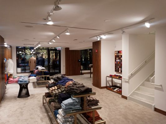 PAUL STUART - Updated October 2025 - 33 Photos - 822 N Michigan Ave ...