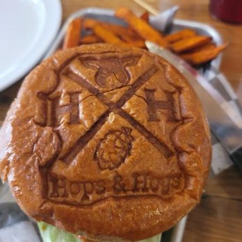 HOPS & HOGS COUNTRY SMOKEHOUSE - Updated June 2025 - 155 Photos & 90 ...