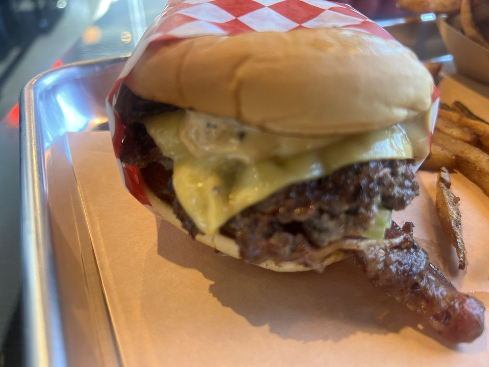 UNIBURGER - Updated September 2024 - 15 Photos - 3712 Blvd. Saint ...