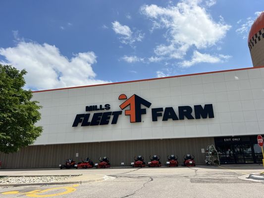 FLEET FARM - Updated December 2025 - 25 Photos & 59 Reviews - 4891 ...