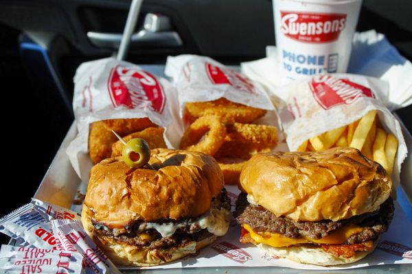 SWENSONS DRIVE-IN - Updated September 2024 - 33 Photos & 36 Reviews ...