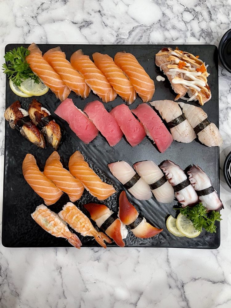 SUSHI HON - Updated May 2026 - 18 Photos - 7181 Yonge Street, Thornhill ...