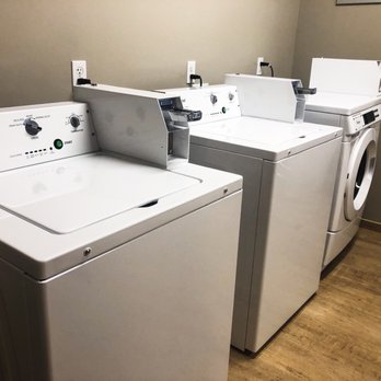 HAMPTON INN - Updated January 2026 - 406 Photos & 110 Reviews - 2211 ...