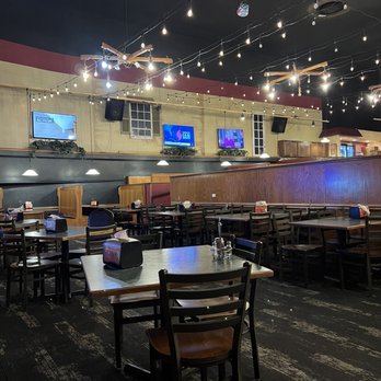 BEGGARS PIZZA - Updated October 2025 - 86 Photos & 140 Reviews - 3524 ...