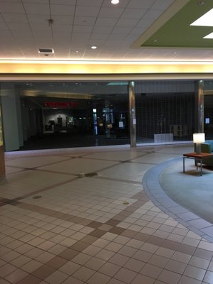 UNIVERSITY MALL - 11 Photos & 21 Reviews - 155 Dorset St, South ...