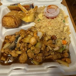 FIRST WOK - Updated December 2025 - 50 Photos & 99 Reviews - 2207 44th ...