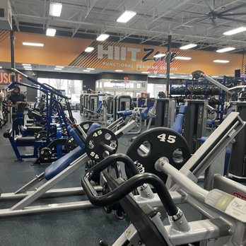 CRUNCH FITNESS - PERIMETER - Updated December 2025 - 52 Photos & 87 ...