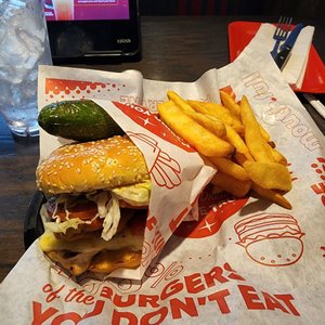RED ROBIN GOURMET BURGERS AND BREWS - 45 Photos & 48 Reviews - Burgers ...