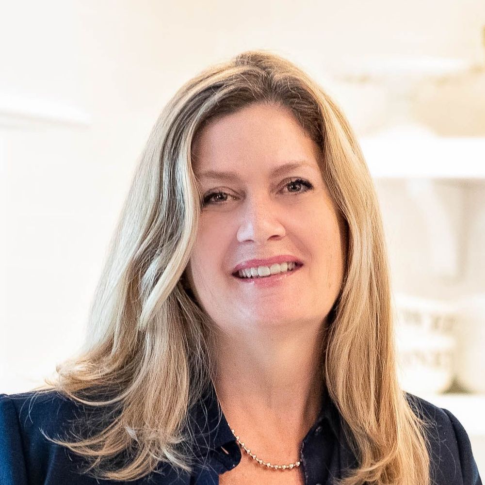 Susan Azar's Instagram, Twitter & Facebook on IDCrawl