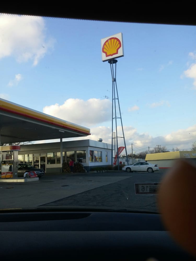 EIGHTH STREET SHELL MINI MART - 589 E 8th St, Holland, Michigan ...