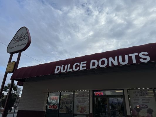 DULCE DONUTS - Updated July 2025 - 217 Photos & 223 Reviews - 701 N ...