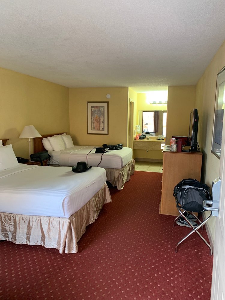 BRYSON INN - Updated August 2024 - 28 Photos & 32 Reviews - 140 Plaza ...