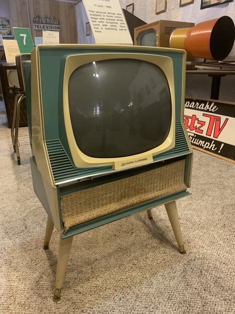 EARLY TELEVISION MUSEUM - 35 Photos & 10 Reviews - 5396 Franklin St ...