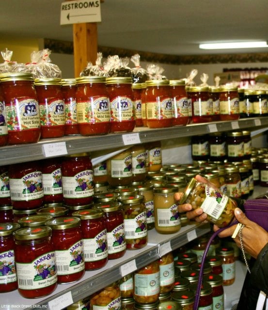 MUDDY POND GENERAL STORE - Updated December 2025 - 17 Photos & 19 ...