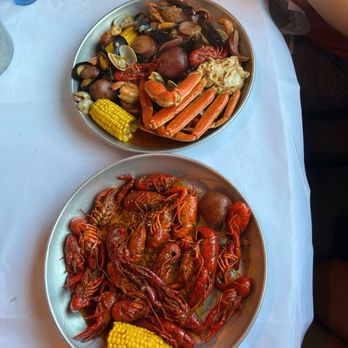 BLUE HOOK CAJUN SEAFOOD & BAR - Updated September 2025 - 68 Photos ...