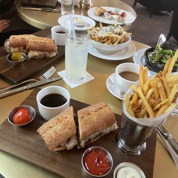 RH CHICAGO | THE GALLERY AT THE THREE ARTS CLUB - Updated March 2025 ...