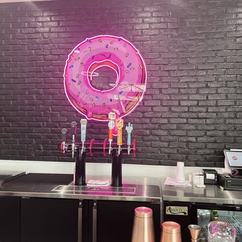 OUTCAST DOUGHNUTS - Updated May 2024 - 140 Photos & 94 Reviews - 104 W ...