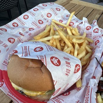 SUMO DOG - Updated July 2025 - 132 Photos & 118 Reviews - 49-830 ...