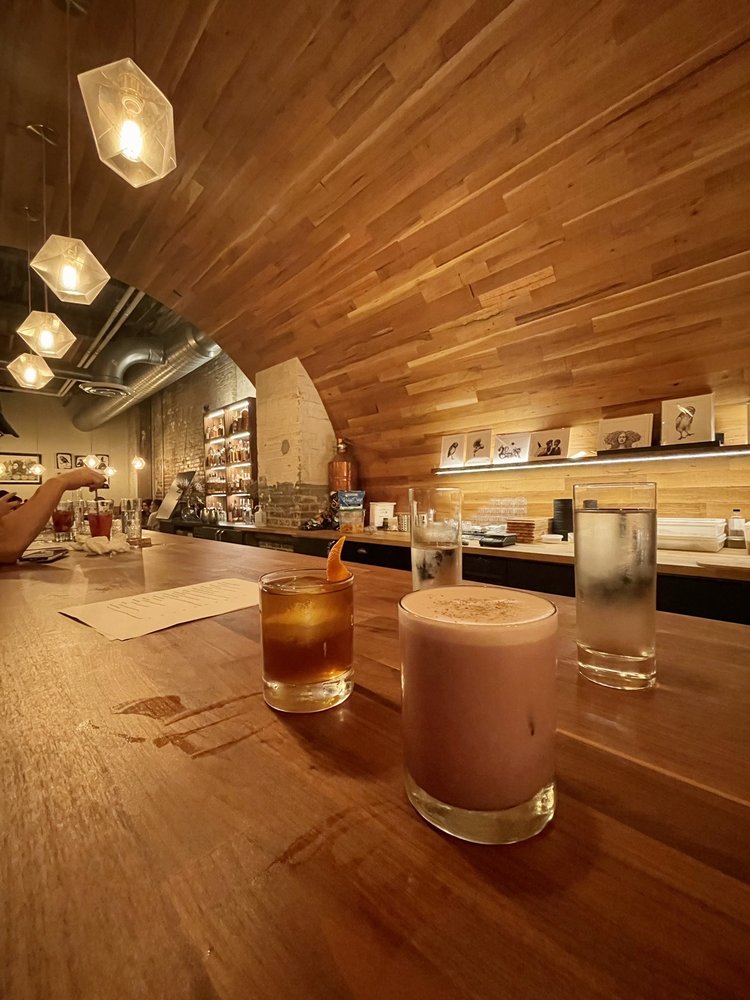 FOUR HUMOURS - 60 Photos & 29 Reviews - Whiskey Bars - 1712 N Hancock ...