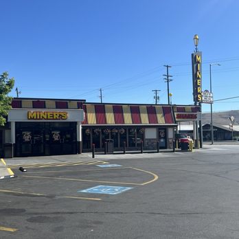 MINER’S DRIVE-IN RESTAURANT - Updated September 2024 - 429 Photos & 689 ...