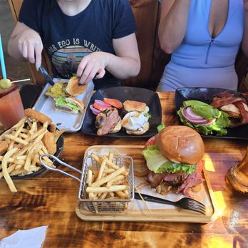 CRAZEE BURGER - Updated August 2024 - 1200 Photos & 853 Reviews - 3993 ...