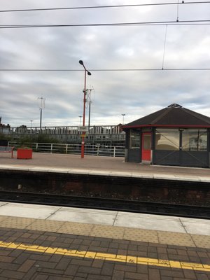 WIGAN NORTH WESTERN RAILWAY STATION - Updated May 2024 - 14 Photos ...