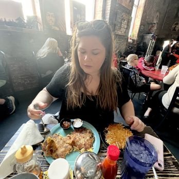 BLUE MOON TOO - Updated June 2024 - 1191 Photos & 643 Reviews - 1024 ...