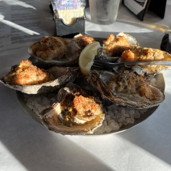 HALF SHELL OYSTER HOUSE - Updated November 2024 - 381 Photos & 295 ...