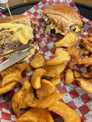 PUB 15 - Updated October 2025 - 17 Reviews - 919 15th St, Bedford ...