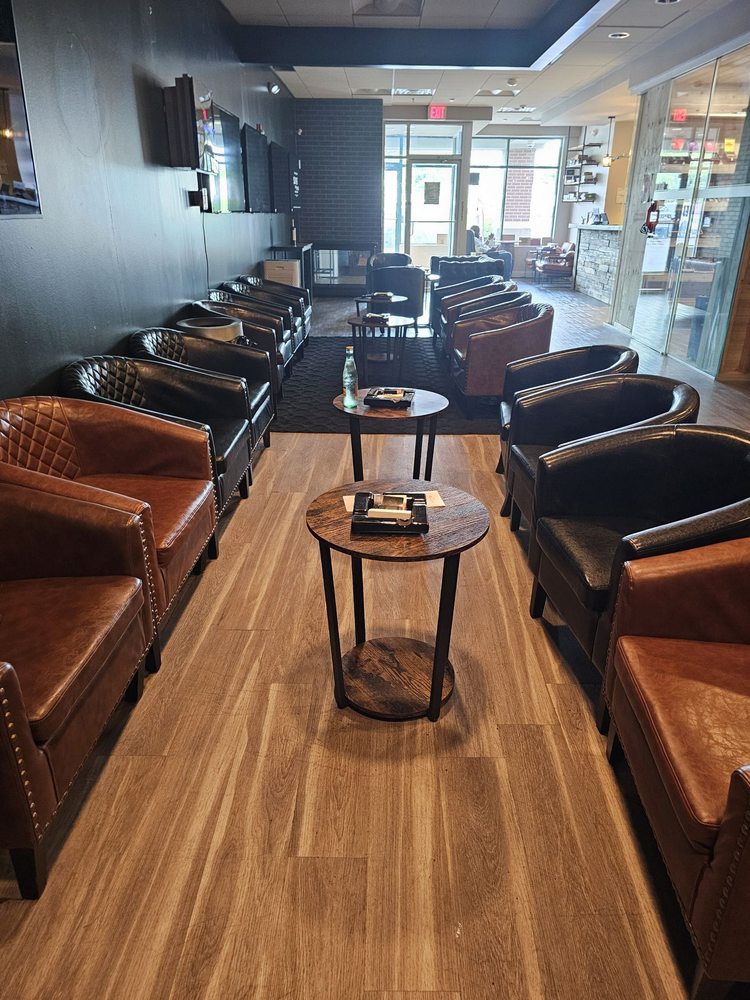 MADUROS CIGAR LOUNGE - Updated May 2024 - 1810 Wilmington Pike, Glen Mills, Pennsylvania - Cigar ...