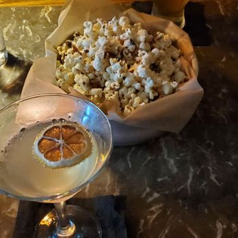 PINES ROOM - Updated December 2025 - 23 Photos & 23 Reviews - 51 Summit ...