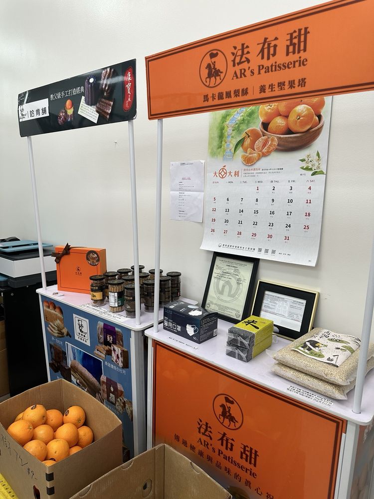 COMBO MARKET - Updated October 2025 - 72 Photos - 39668 Cedar Blvd ...