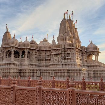BAPS Shri Swaminarayan Mandir & Cultural Center - 1417 Photos & 191 ...