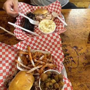 THE SMOKIN PIG - Updated January 2026 - 362 Photos & 485 Reviews - 6630 ...